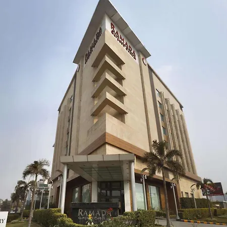 Fabhotel Corporate Square Gurgaon • India